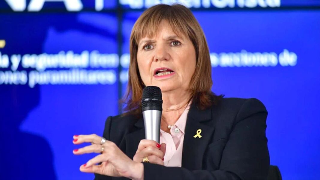 Patricia Bullrich y su sorprendente 'promoción' del DNI con su firma ...